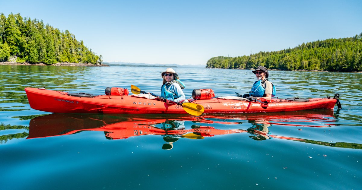 Sea Kayaking British Columbia - Journey through the Johnstone Strait ...